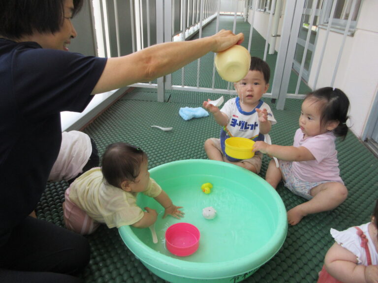 パシャパシャ・・たのしいね～🍓🍎(いちご組・りんご組) « みつき福祉会 | 考える力と感じる心の育ちを願って